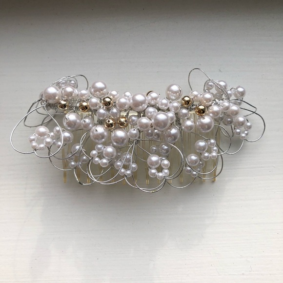 Vintage | Accessories | Vintage White Pearl Silver Wire Heart Hair Comb ...